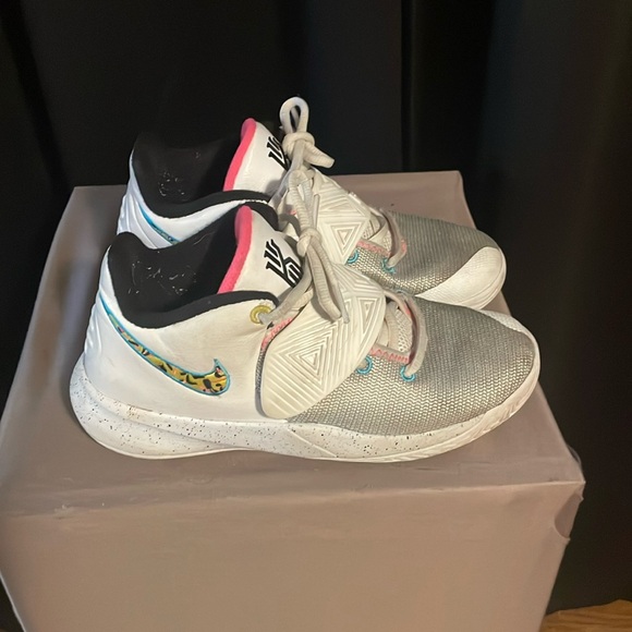 Nike Kyrie Irving’s | Shoes | Kyrie Irving Nike Girls Hot Top Tennis ...